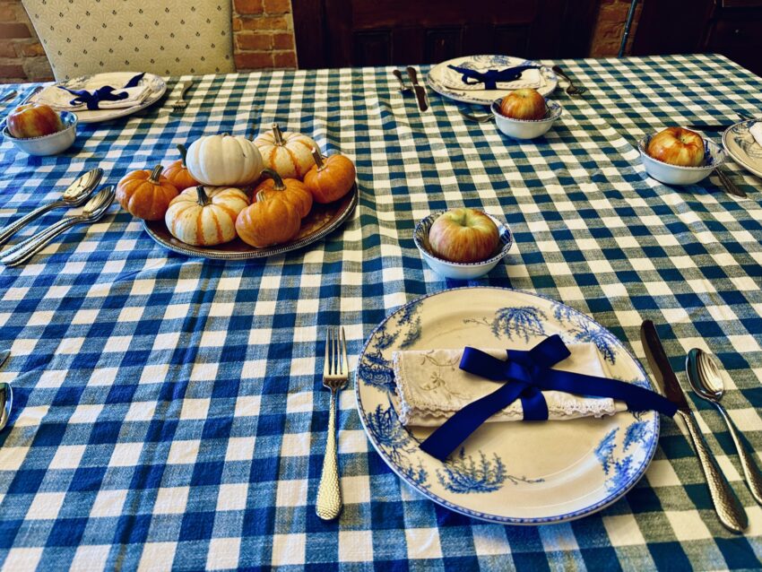 Welcome Fall: Blue and White Tablescape with Mini Pumpkins - Bushel & a ...